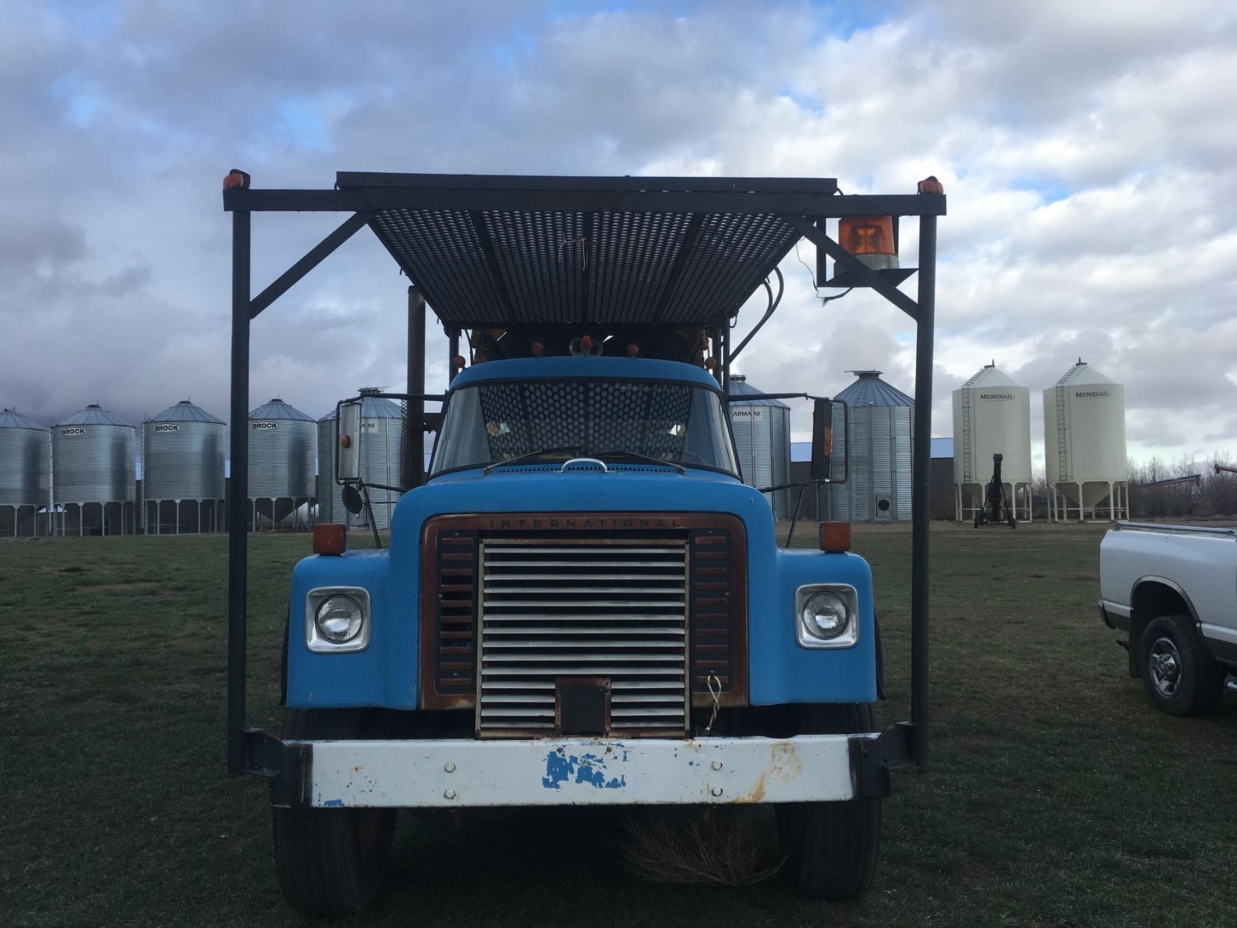 1978 Ford Tandem Axle Tree moving truck SND0715HCA29538. VerMeer TS-66T ...