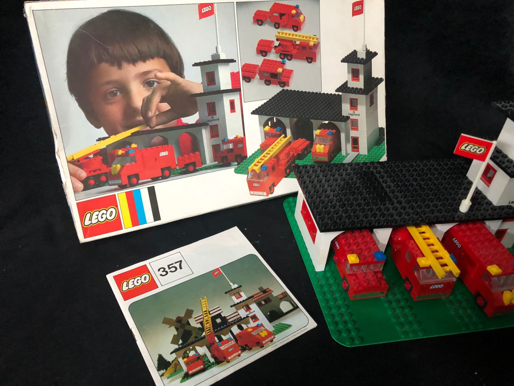 VINTAGE LEGO 357 FIRE STATION (COMPLETE W/ BOX) -1973-