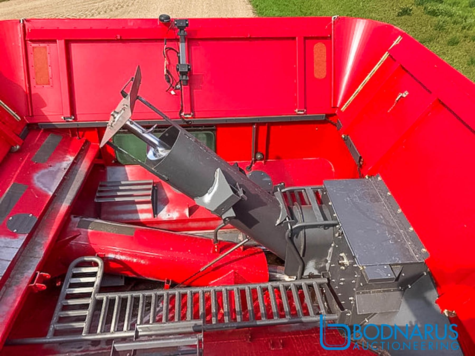 2012 Massey Ferguson 9795 Combine Bodnarus Auctioneering