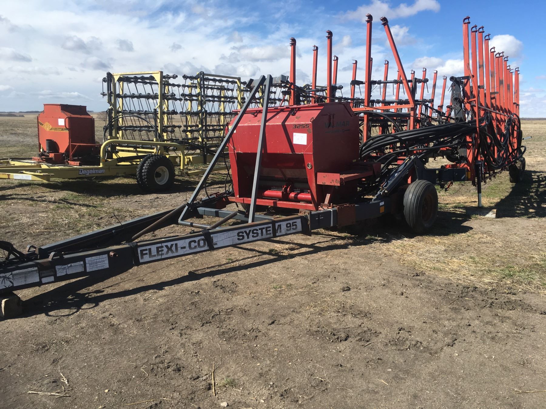 Flexicoil System 95 Harrow with 3255 Valmar Seeder