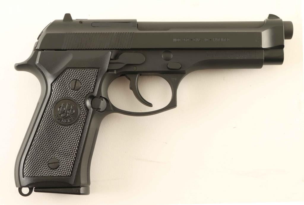 Beretta 96D PS .40 S&W SN: BER005724