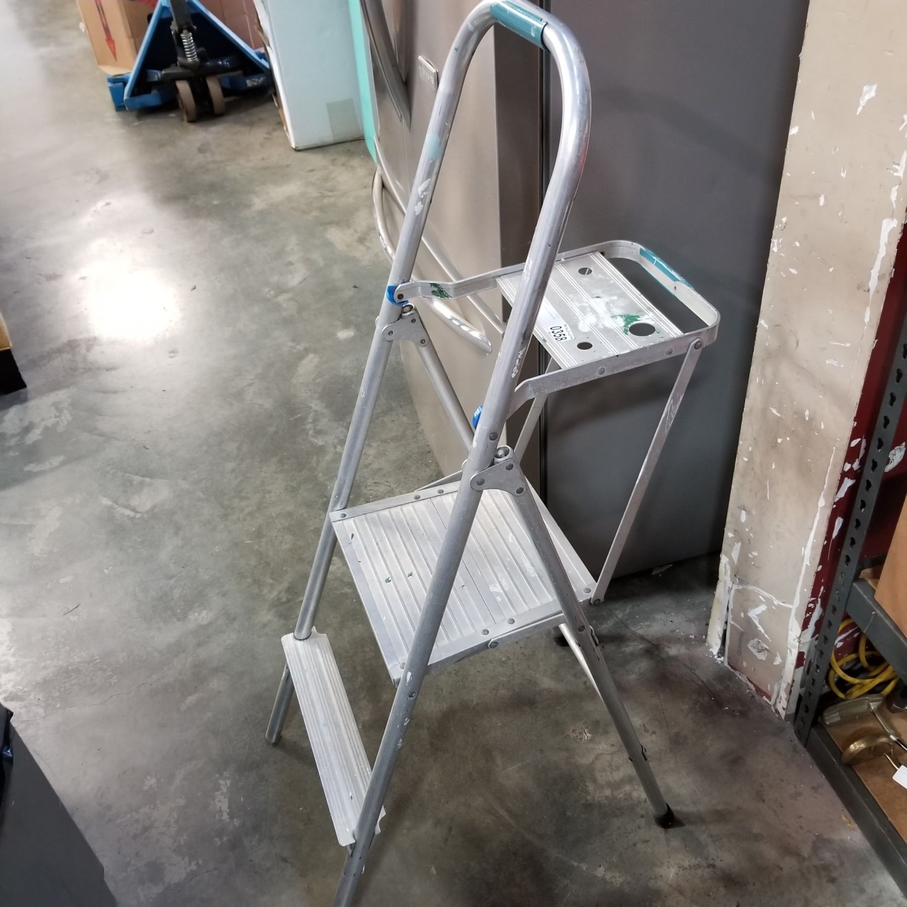 RAYNOLDS 2 STEP ALUMINUM LADDER Big Valley Auction raynolds-2-step-aluminum-ladder-big-valley-auction