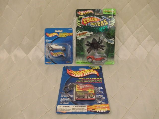 3 Hot Wheels Accessories