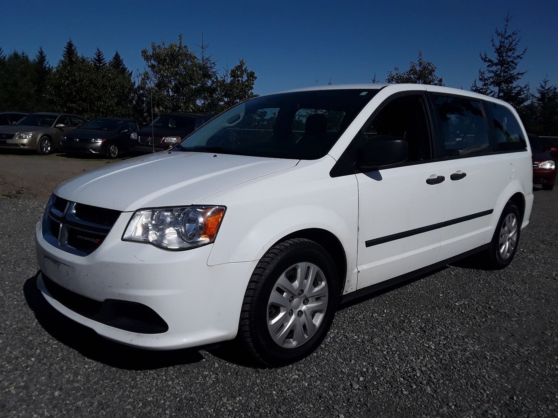 H3 -- 2014 DODGE GRAND CARAVAN , White , 94500 KM's