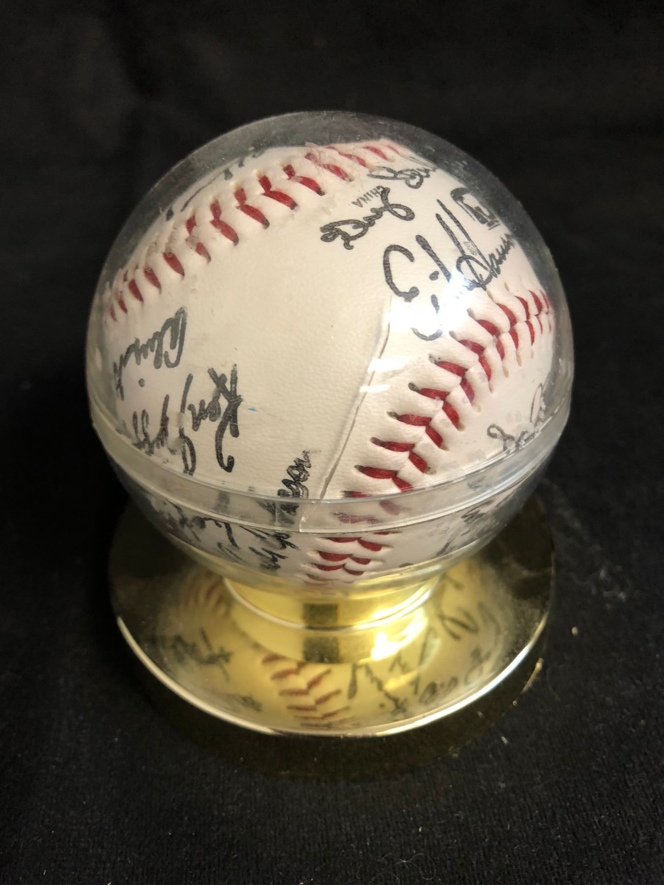 MULTI FACSIMILE SIGNED BASEBALL W/ DISPLAY CASE