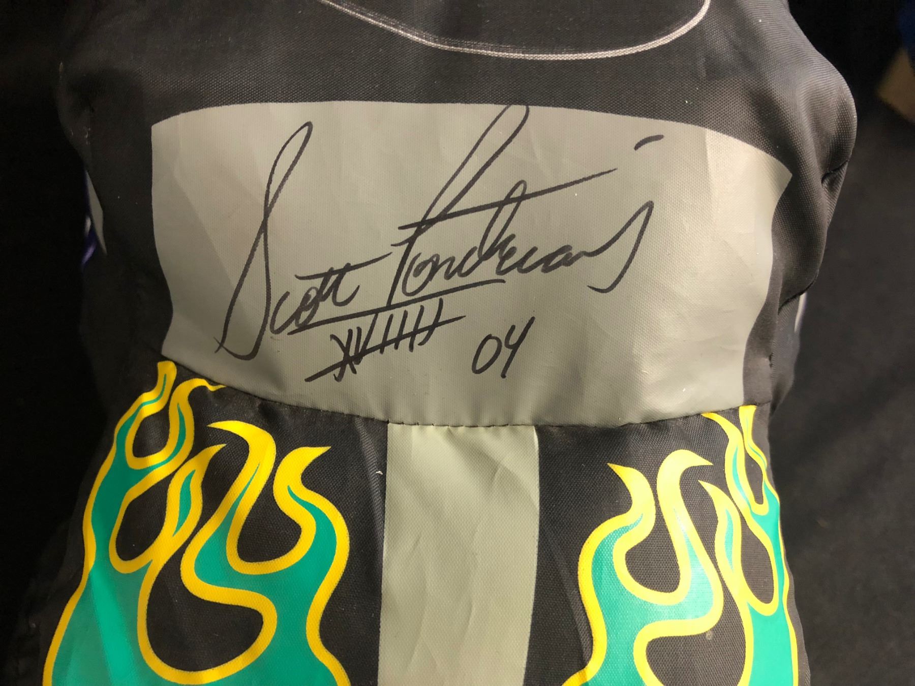 MULTI SIGNED MONSTER JAM PUFF PILLOW TRUCK GRAVE DIGGER NYLON TOY