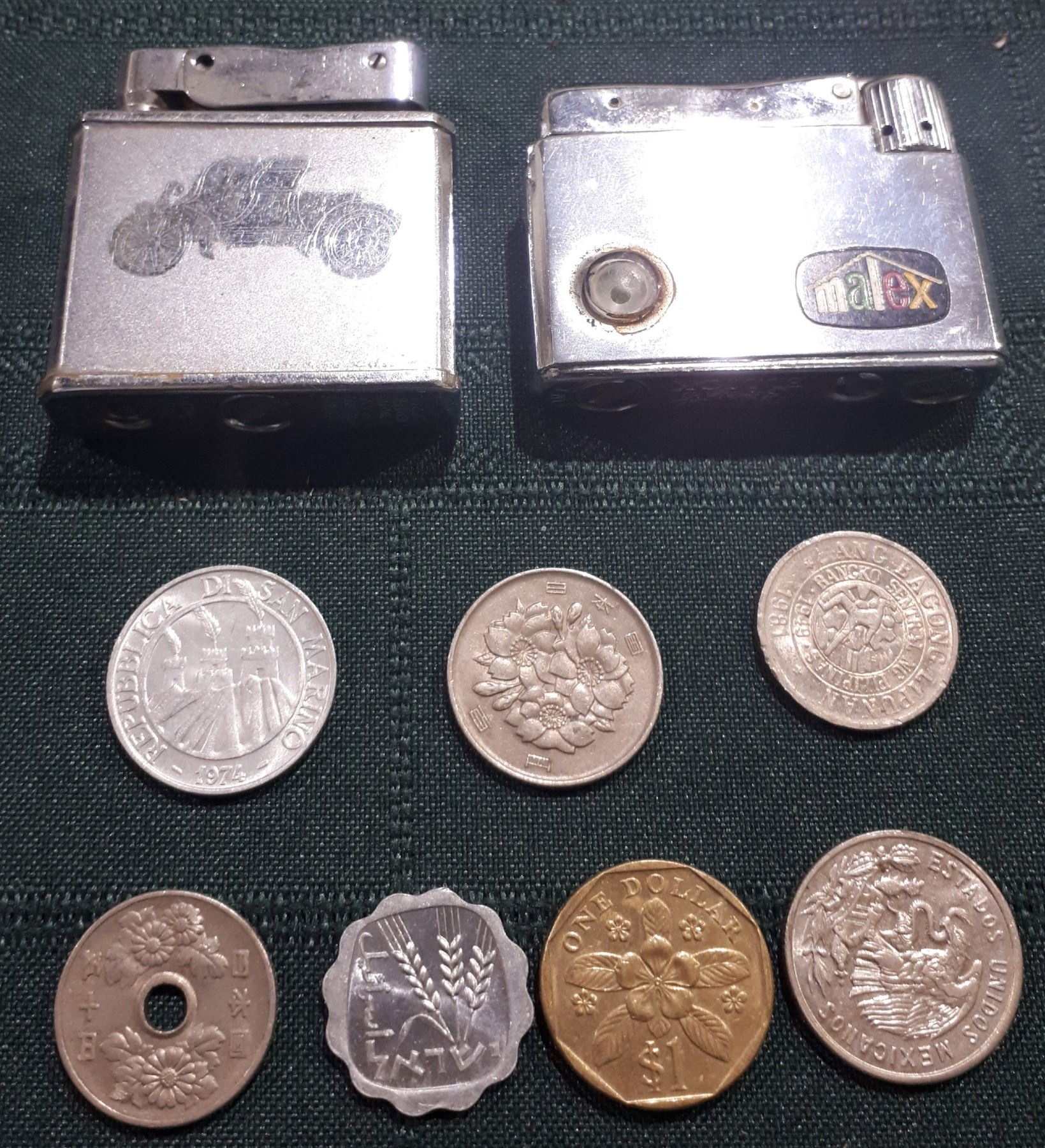 LARGE TRAY OF VINTAGE LIGHTERS & WORLD COINS