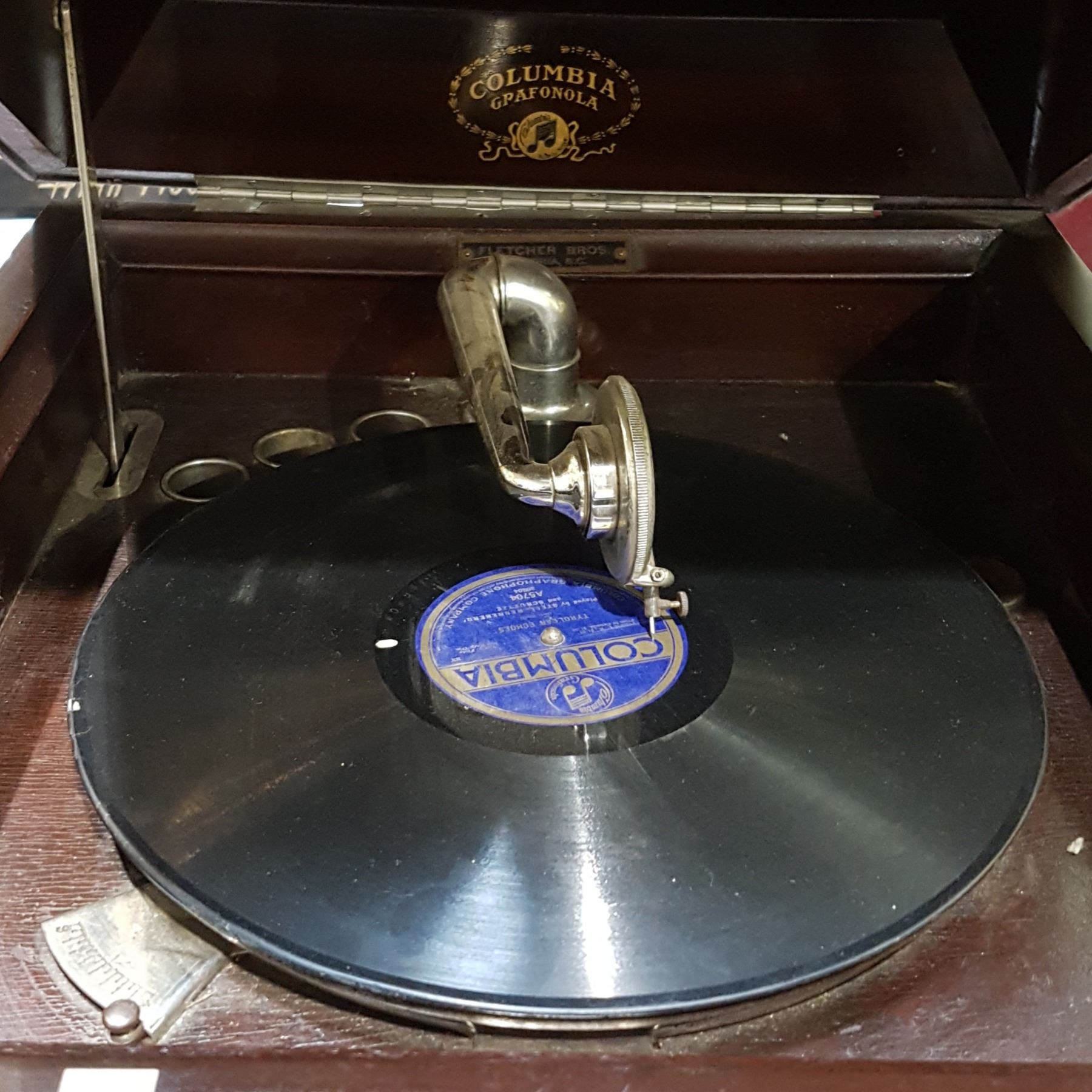 ANTIQUE COLUMBIA GRAFONOLA HAND CRANK PHONOGRAPH