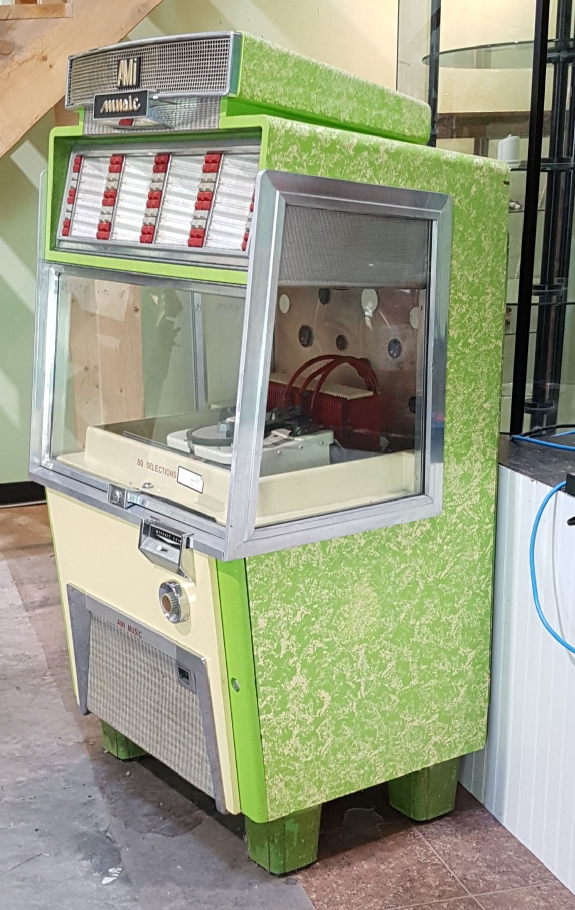 VINTAGE AMI MODEL G-80 JUKEBOX