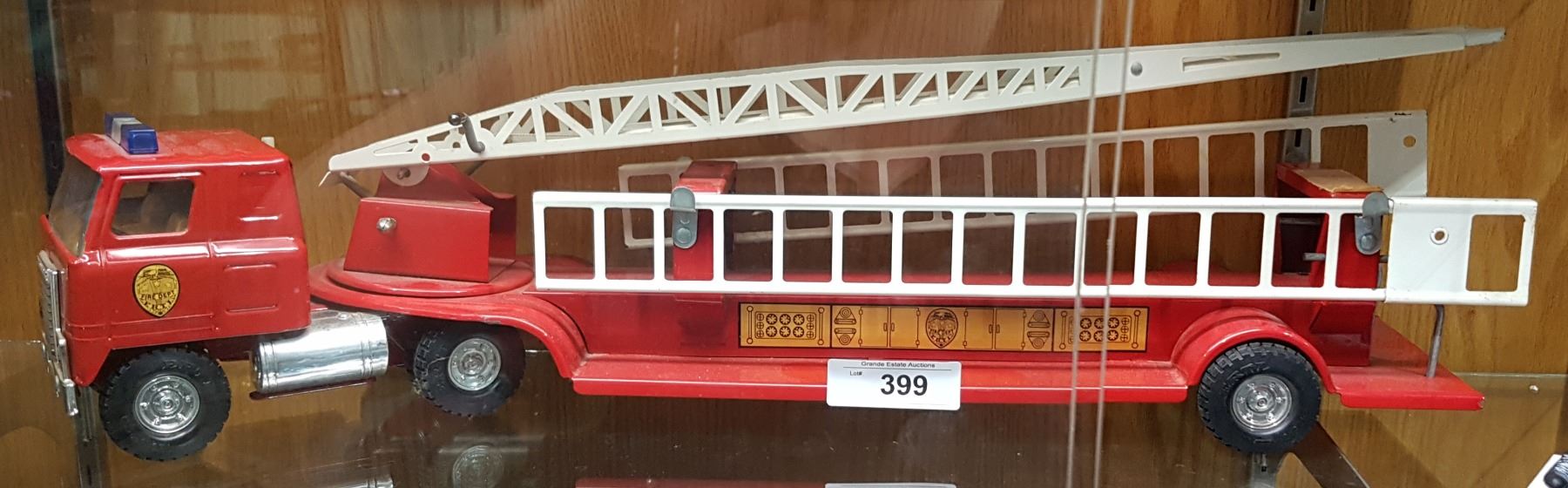 VINTAGE ERTL PRESSED STEEL FIRE TRUCK