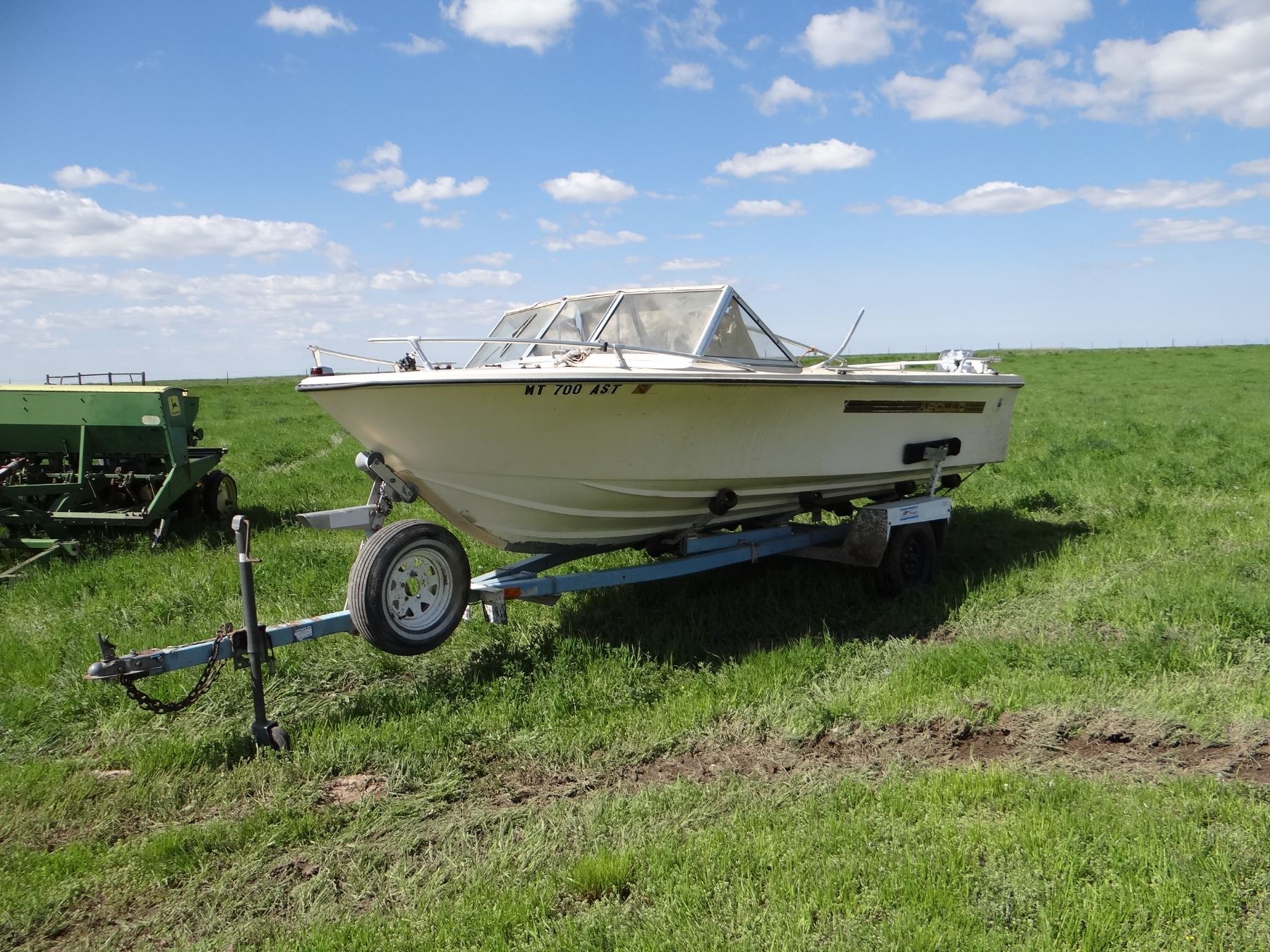 1975 Apollo fishing boat, 18', 140 hp eng.