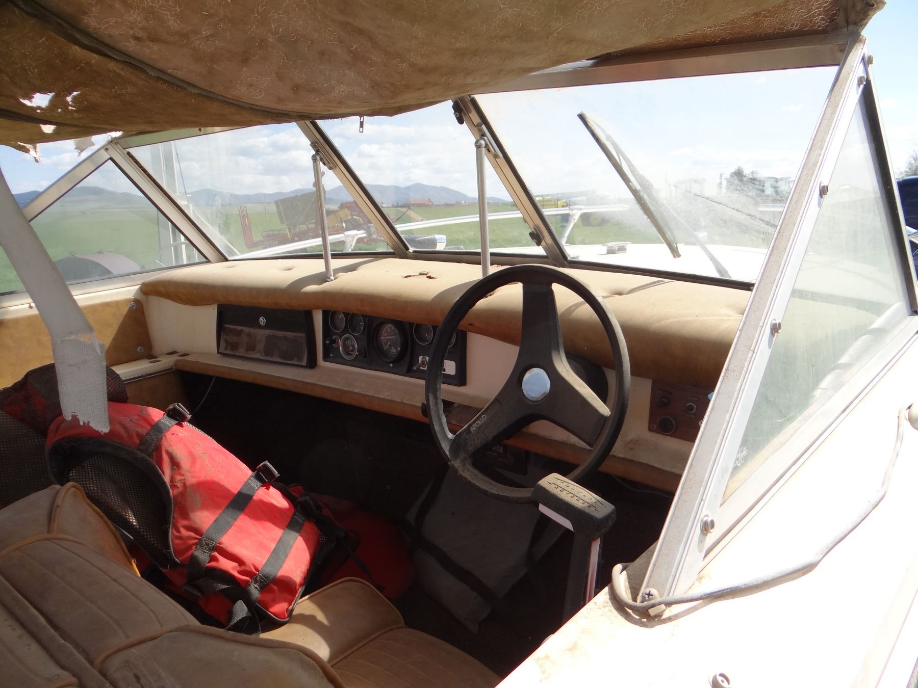 1975 Apollo fishing boat, 18', 140 hp eng.