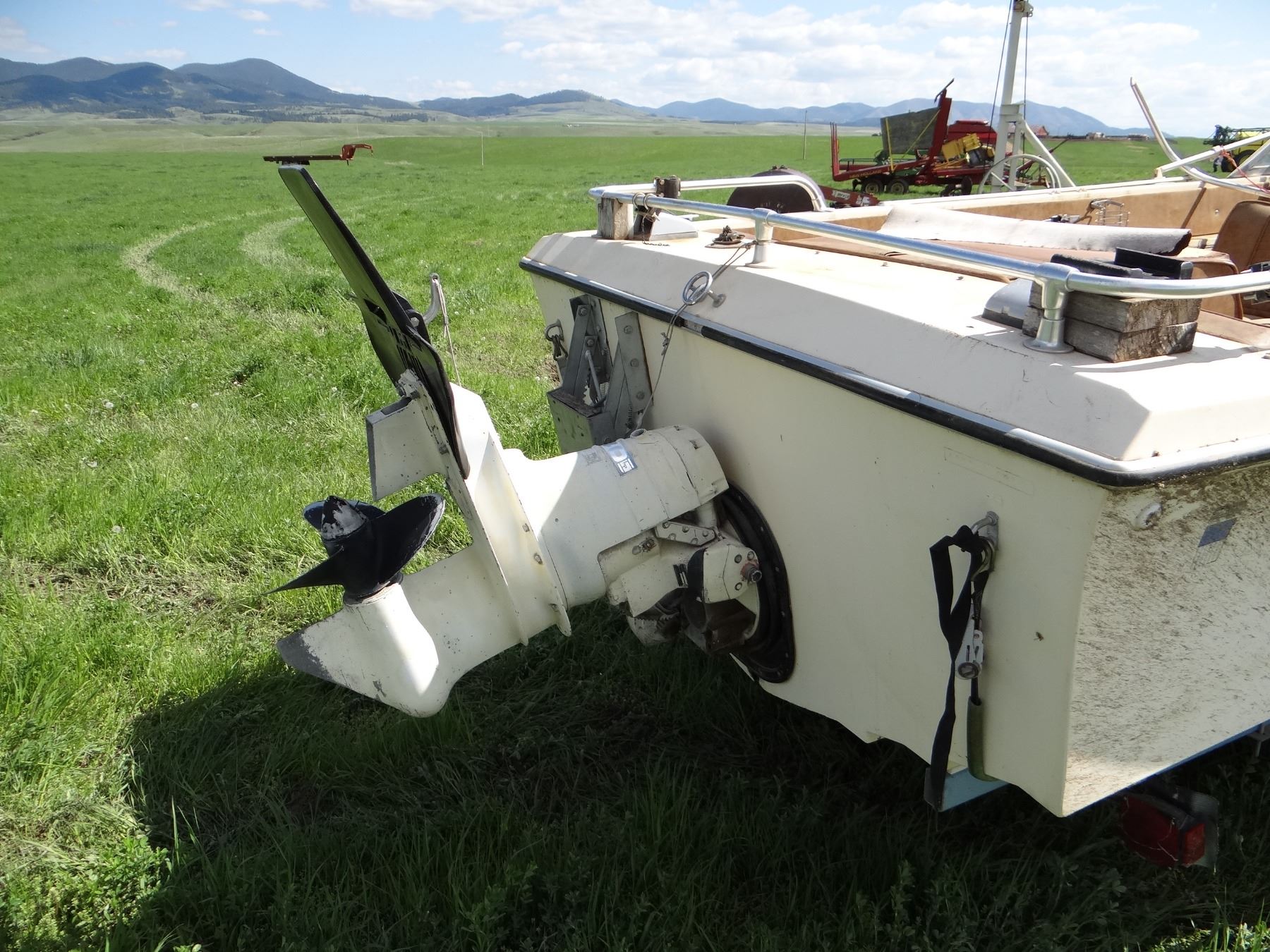 1975 Apollo fishing boat, 18', 140 hp eng.