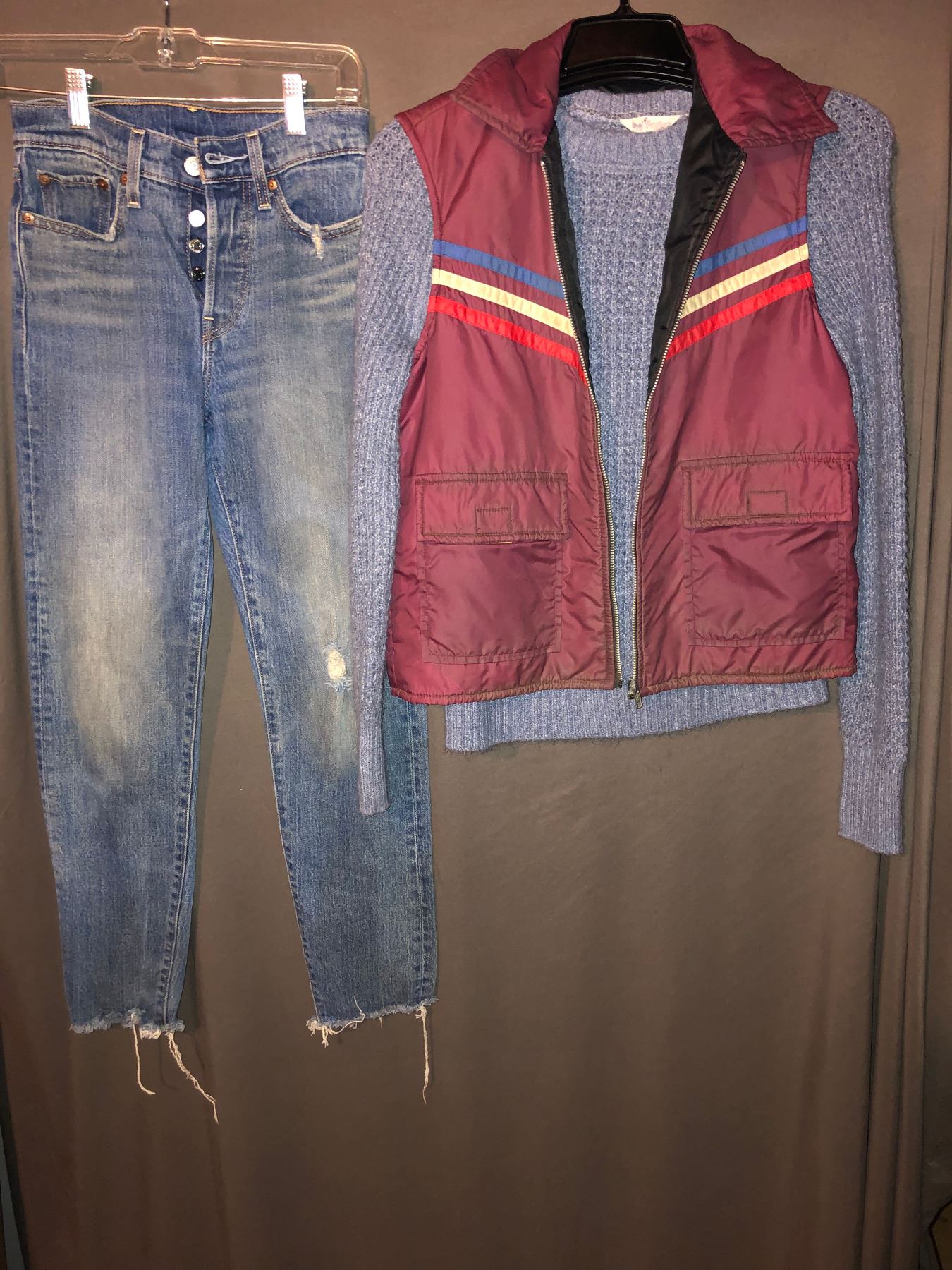 The Silence - Kiernan Shipka "Ally Andrews" outfit (0005)