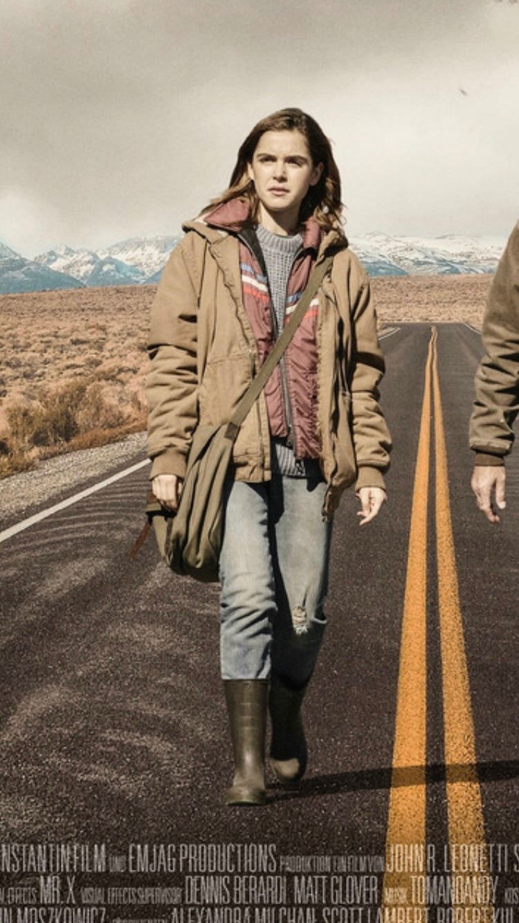 The Silence - Kiernan Shipka "Ally Andrews" outfit (0005)