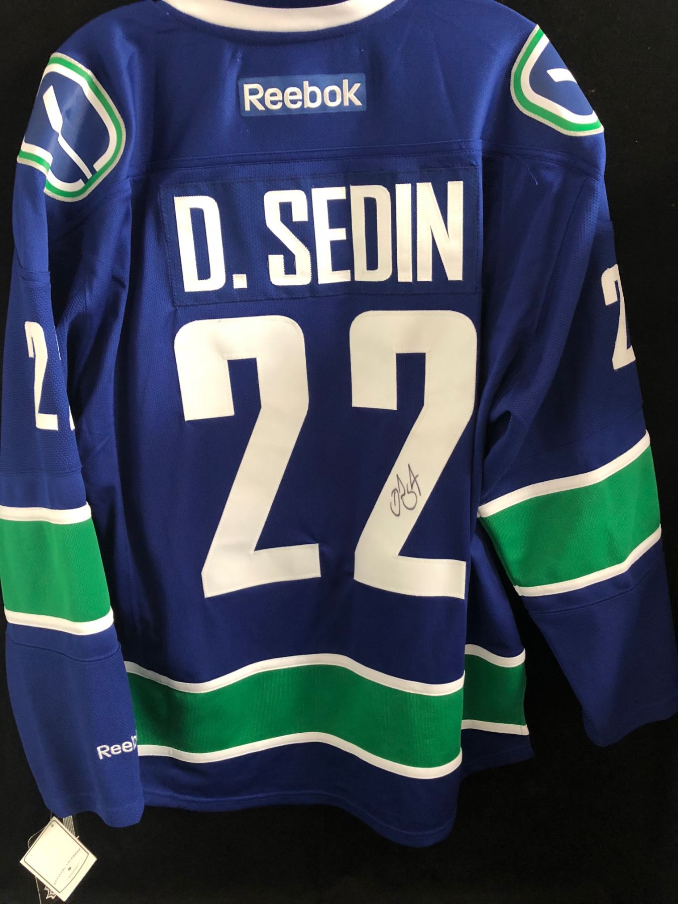 DANIEL SEDIN SIGNED CANUCKS HOCKEY JERSEY