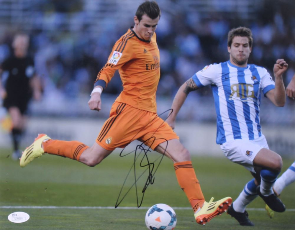 Gareth Bale Signed 11x14 Photo (JSA COA)