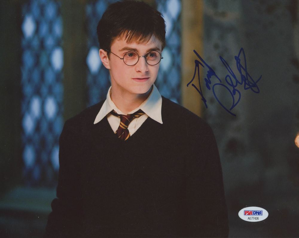 Daniel Radcliffe Signed "Harry Potter" 8x10 Photo (PSA COA)