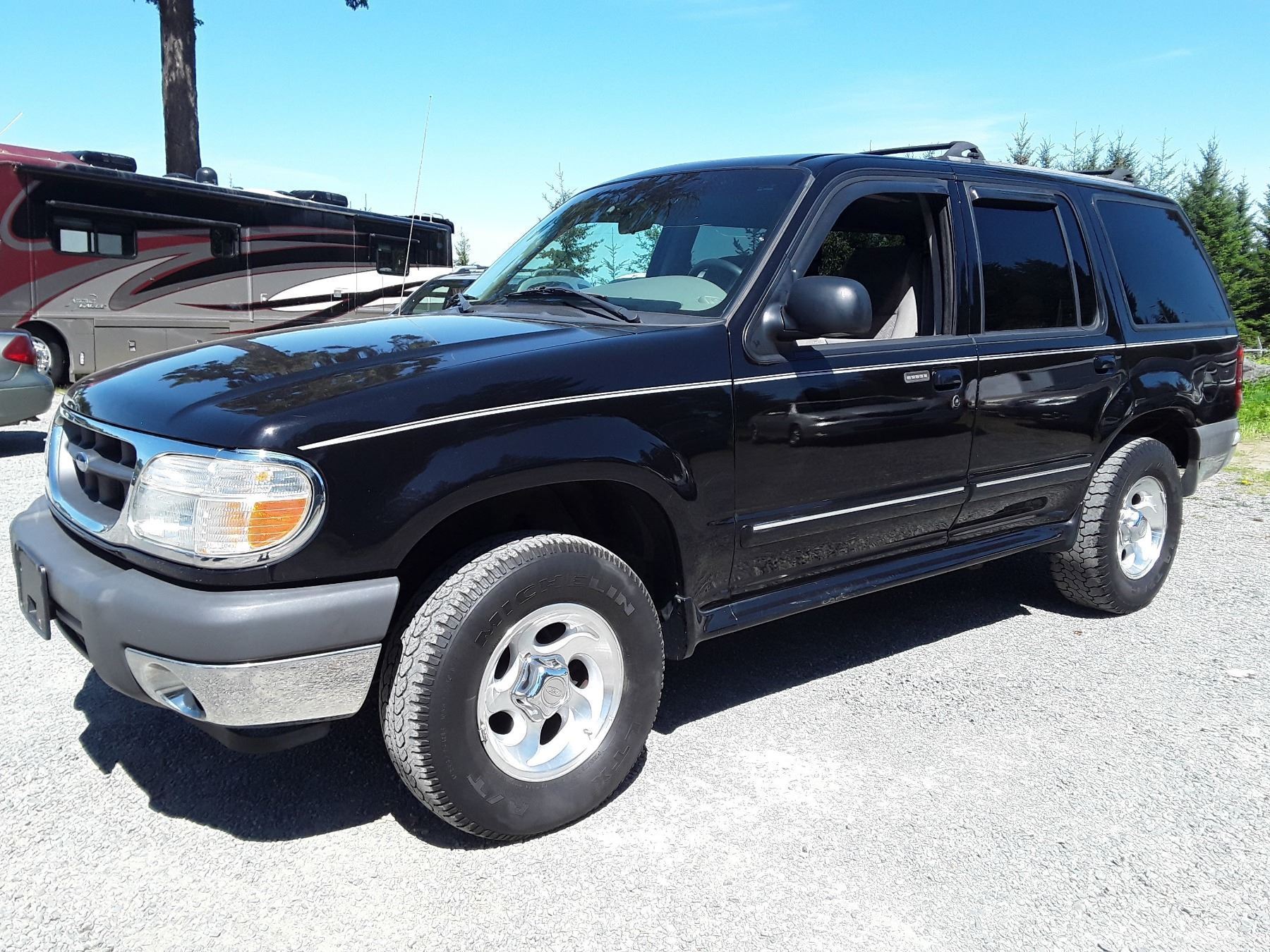 A10 2000 Ford Explorer Black 192371 Km S