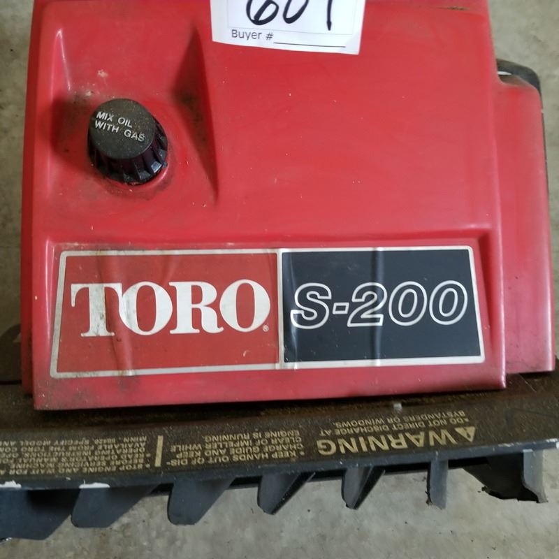TORO S-200 SNOW BLOWER