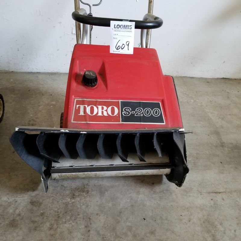 TORO S-200 SNOW BLOWER