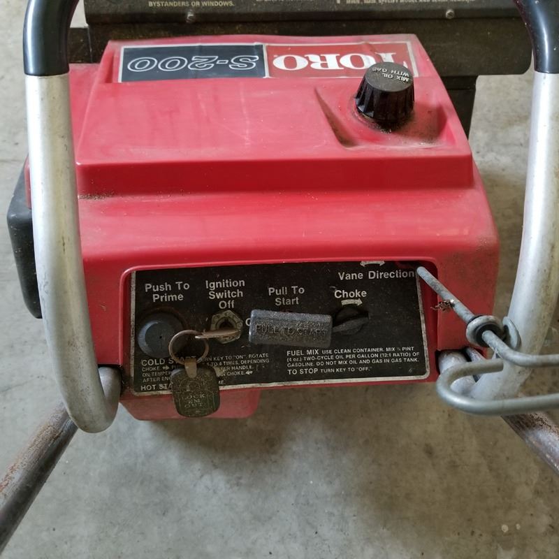 TORO S-200 SNOW BLOWER
