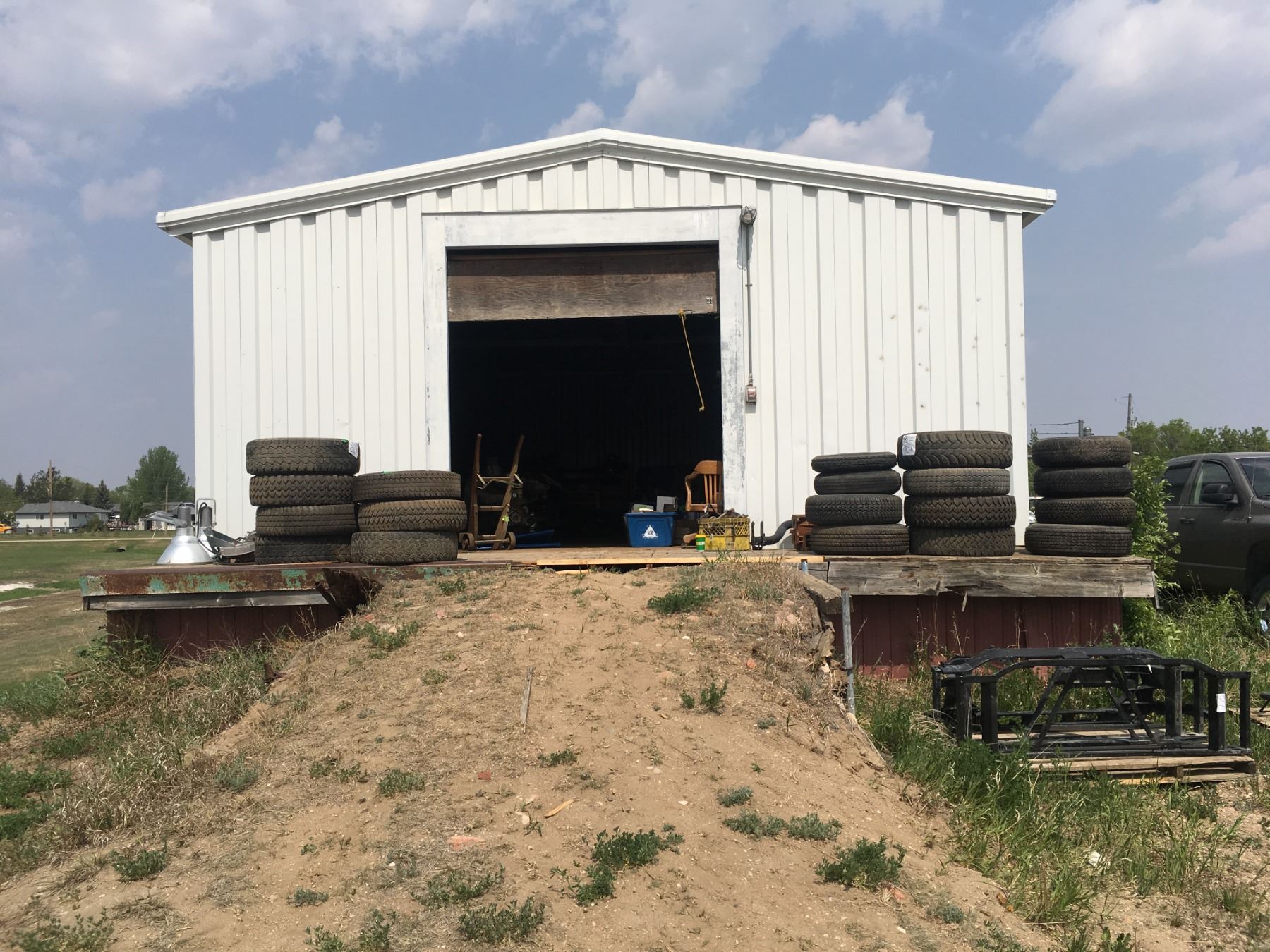 Bulk storage shed and fenced compound 903 Railway Street, dock loading ...