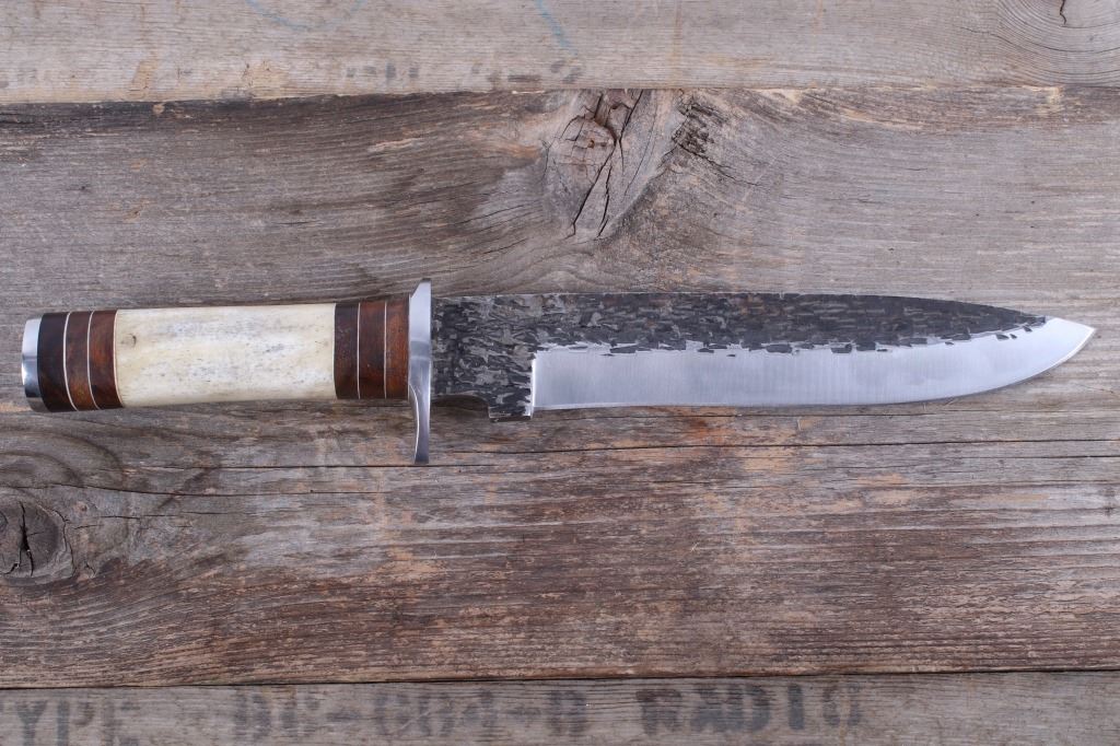 M.T. Knives Blackfoot Indian Chief Scrimshaw Knife