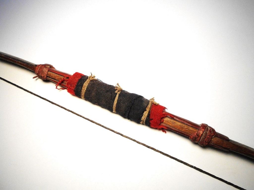 Northern Cheyenne Bow & Arrows 1870 Dakota Museum