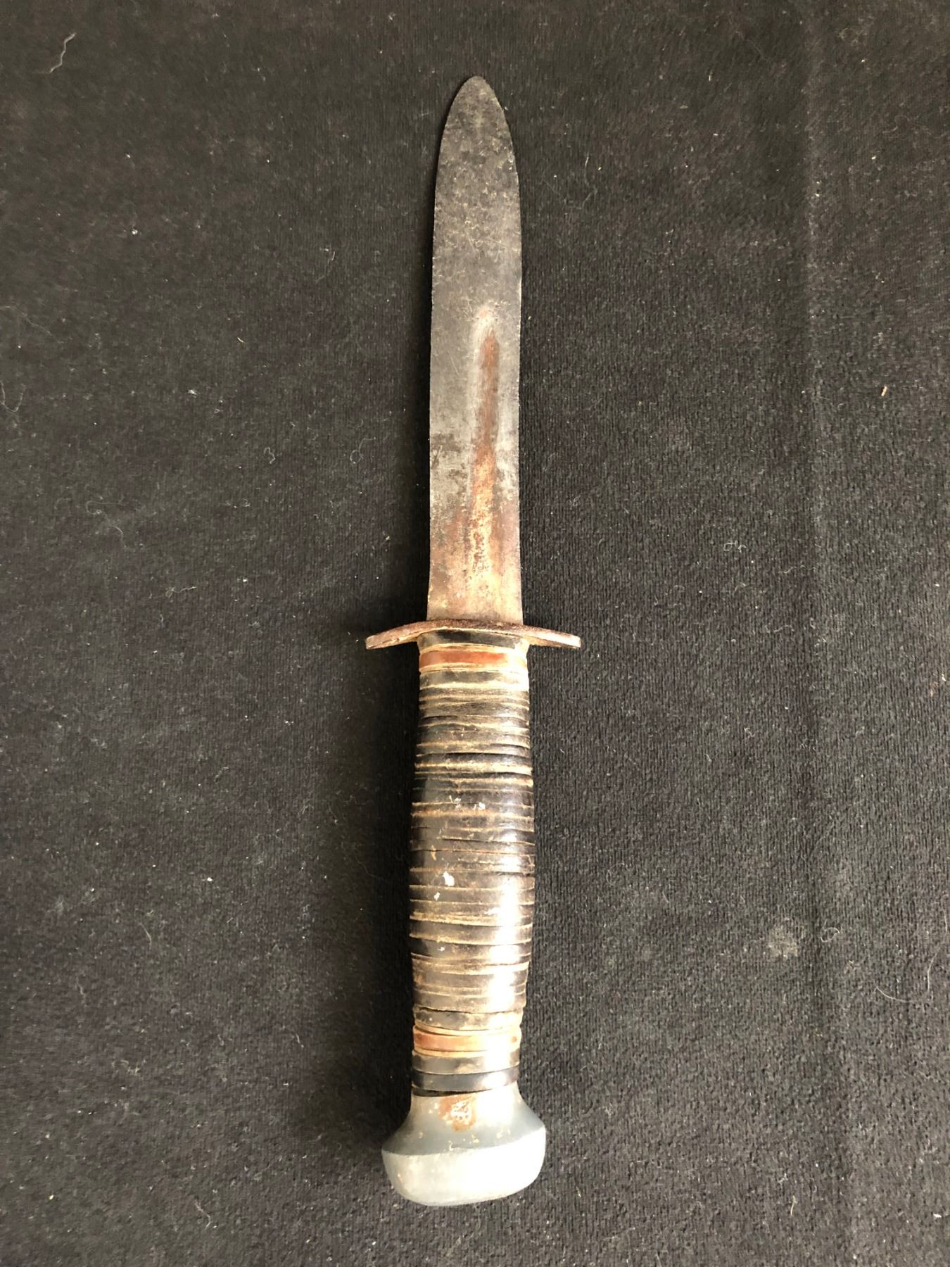 VINTAGE WORLD WAR II DAGGER
