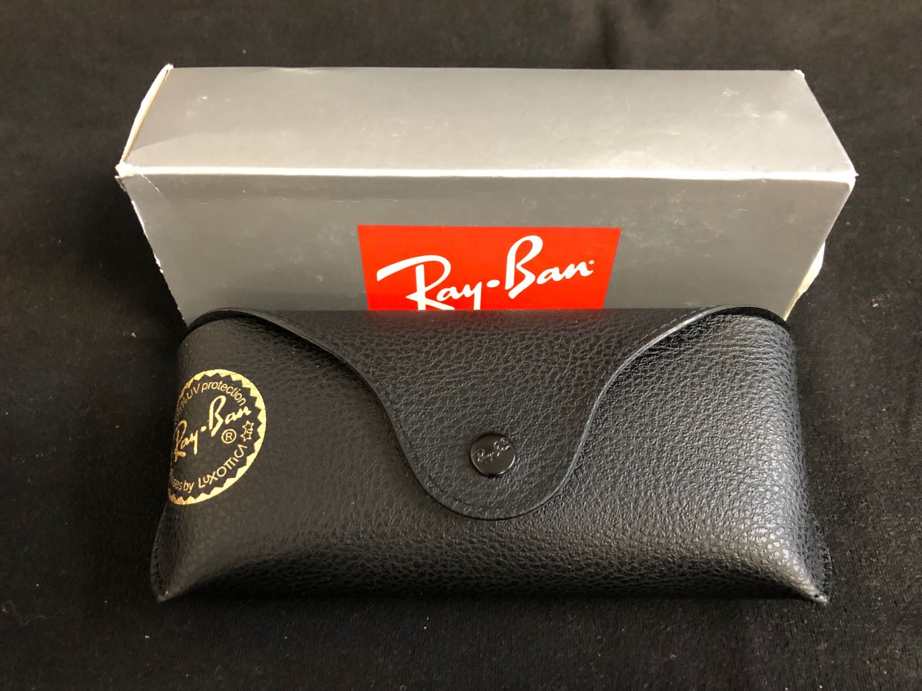 AUTHENTIC RAY-BAN SUNGLASSES W/ CASE (BRAND NEW)