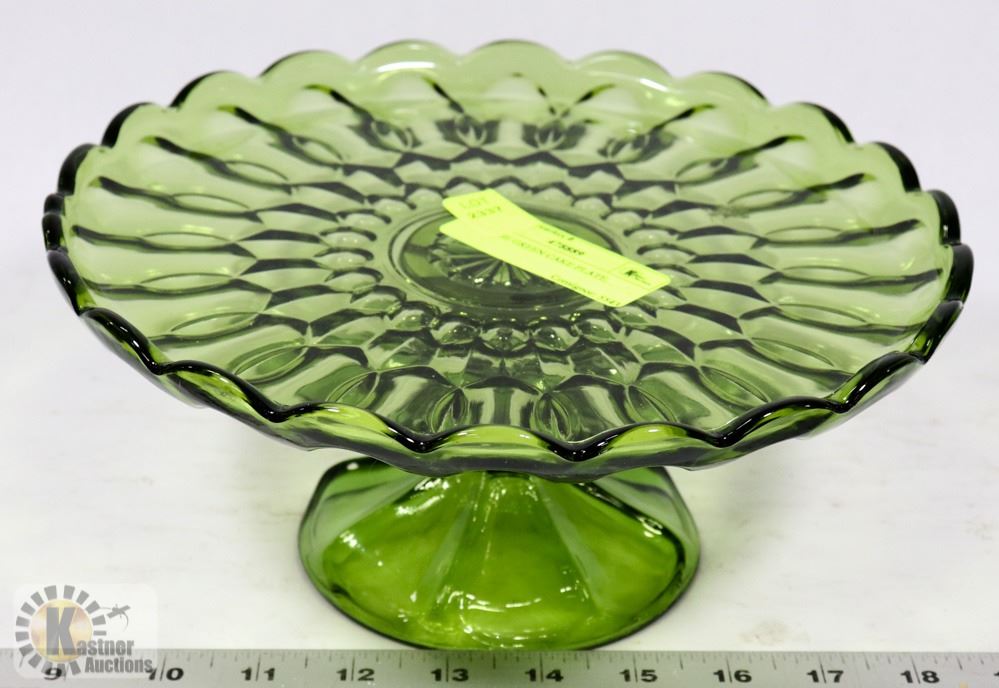 VINTAGE GREEN CAKE PLATE.