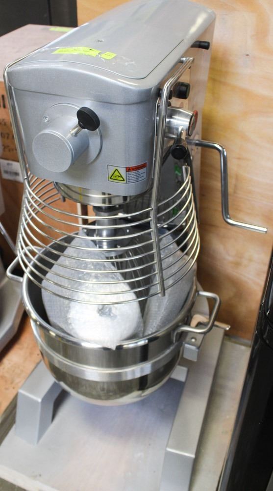 PRIMO BRAND 30QT MIXER NEW WITH #12 HUB