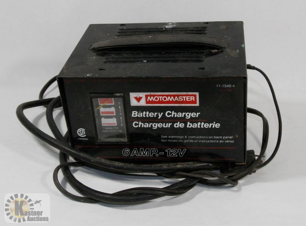 MOTOMASTER BATTERY CHARGER