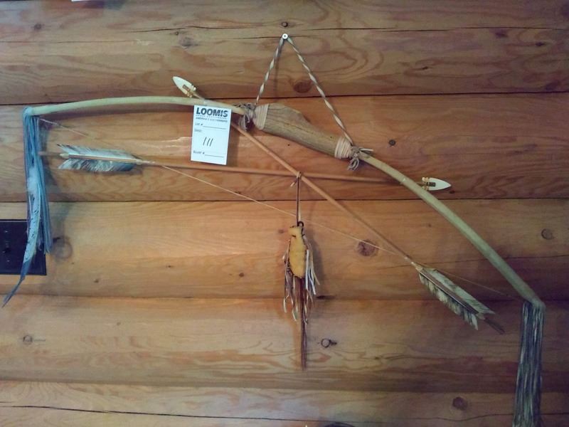 AUTHENTIC NATIVE AMERICAN BOW & ARROW HUNTING SET / WALL DISPLAY