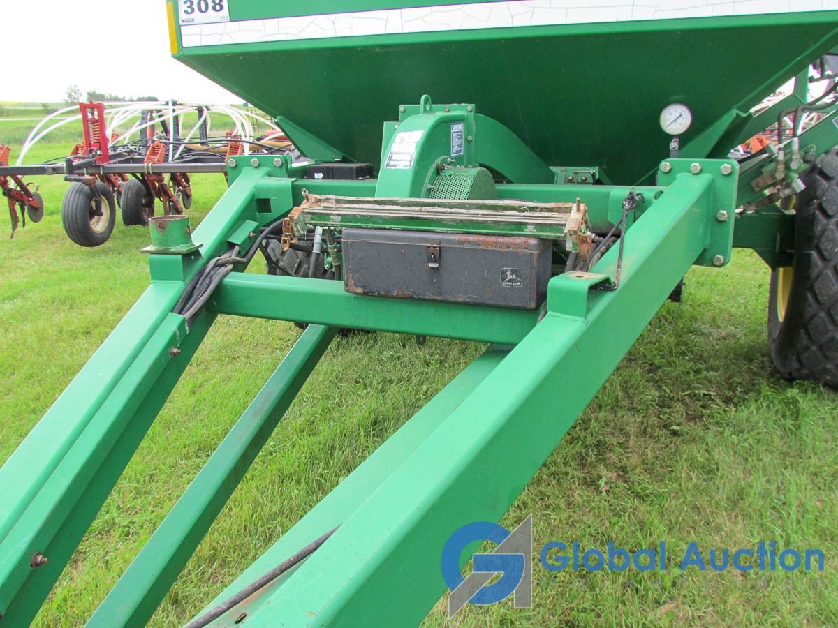 1997 Conservapak 3912 Air Drill w/ 1997 John Deere 787 Air Cart
