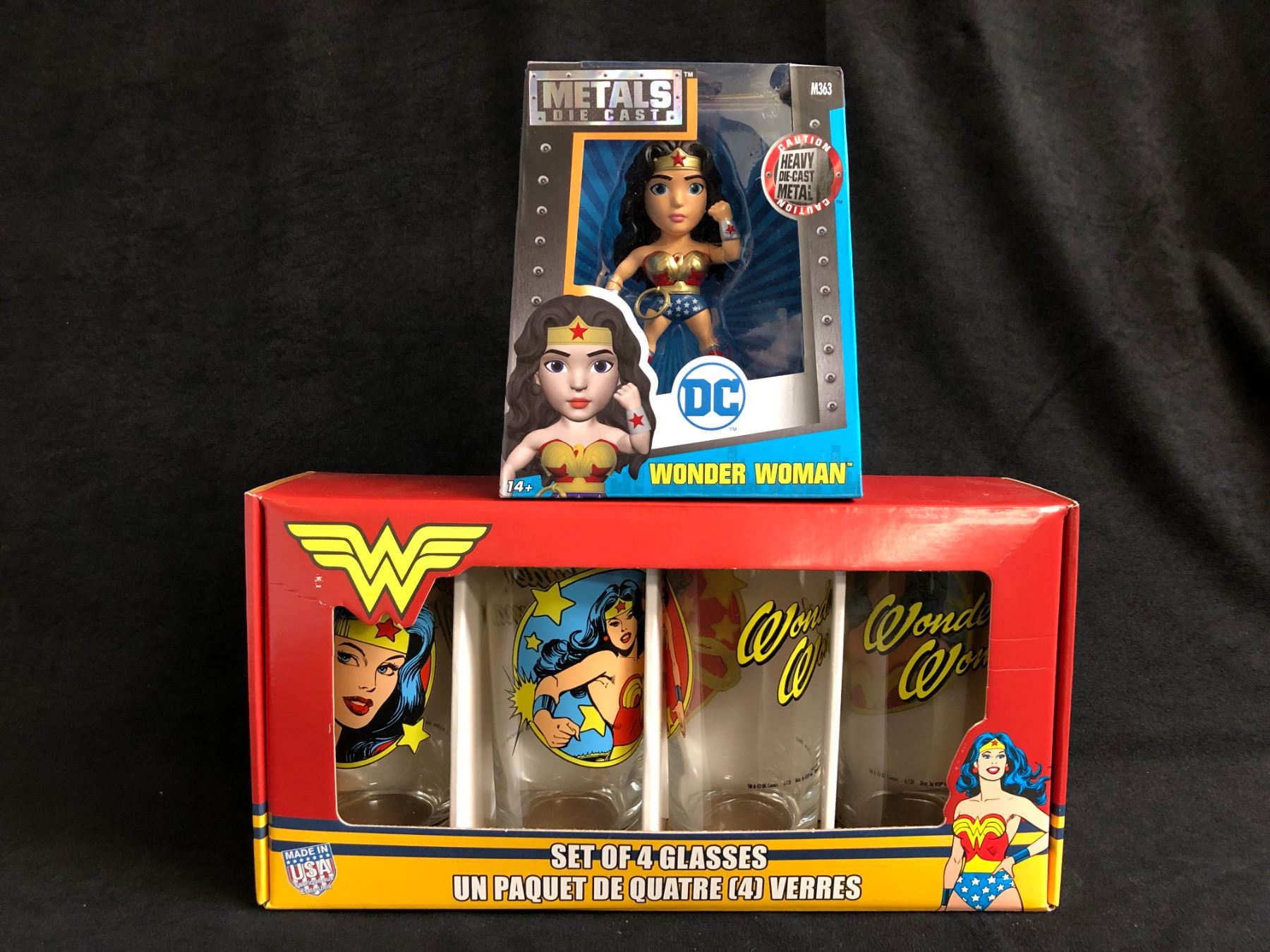 WONDER WOMAN COLLECTIBLES LOT (GLASSWARE/ FIGURE)