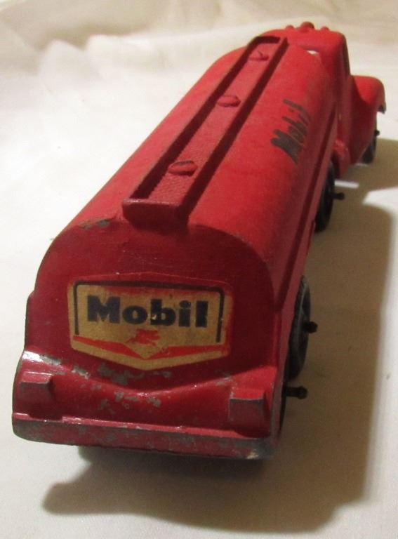VINTAGE MOBIL GAS TANKER TOY TRUCK