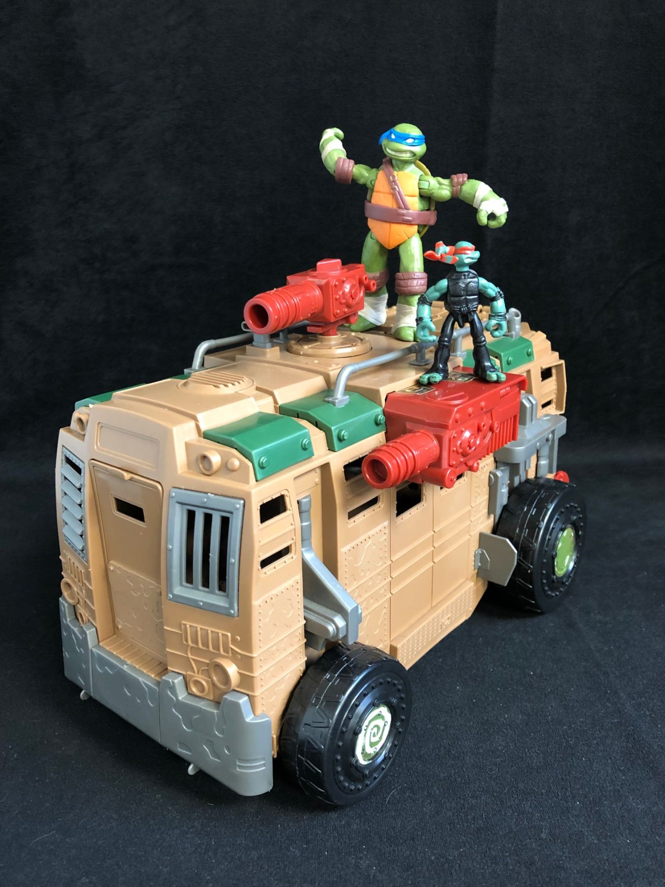 TEENAGE MUTANT NINJA TURTLES SHELL RAISER/ FIGURES LOT