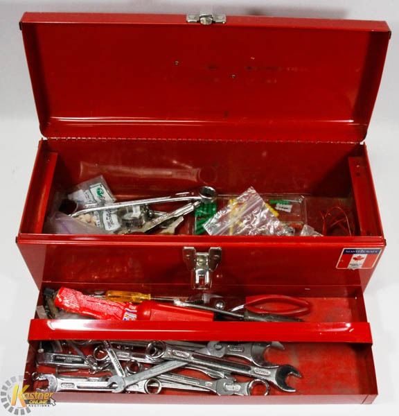 RED MASTERCRAFT TOOL BOX WITH ASSORTED TOOLS AND