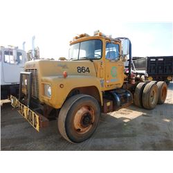 1984 MACK R686ST TRUCK TRACTOR, VIN/SN:1M2N179Y5EA093826 -T/A, MACK DIESEL ENG, 6 SPD TRANS, 169 ...