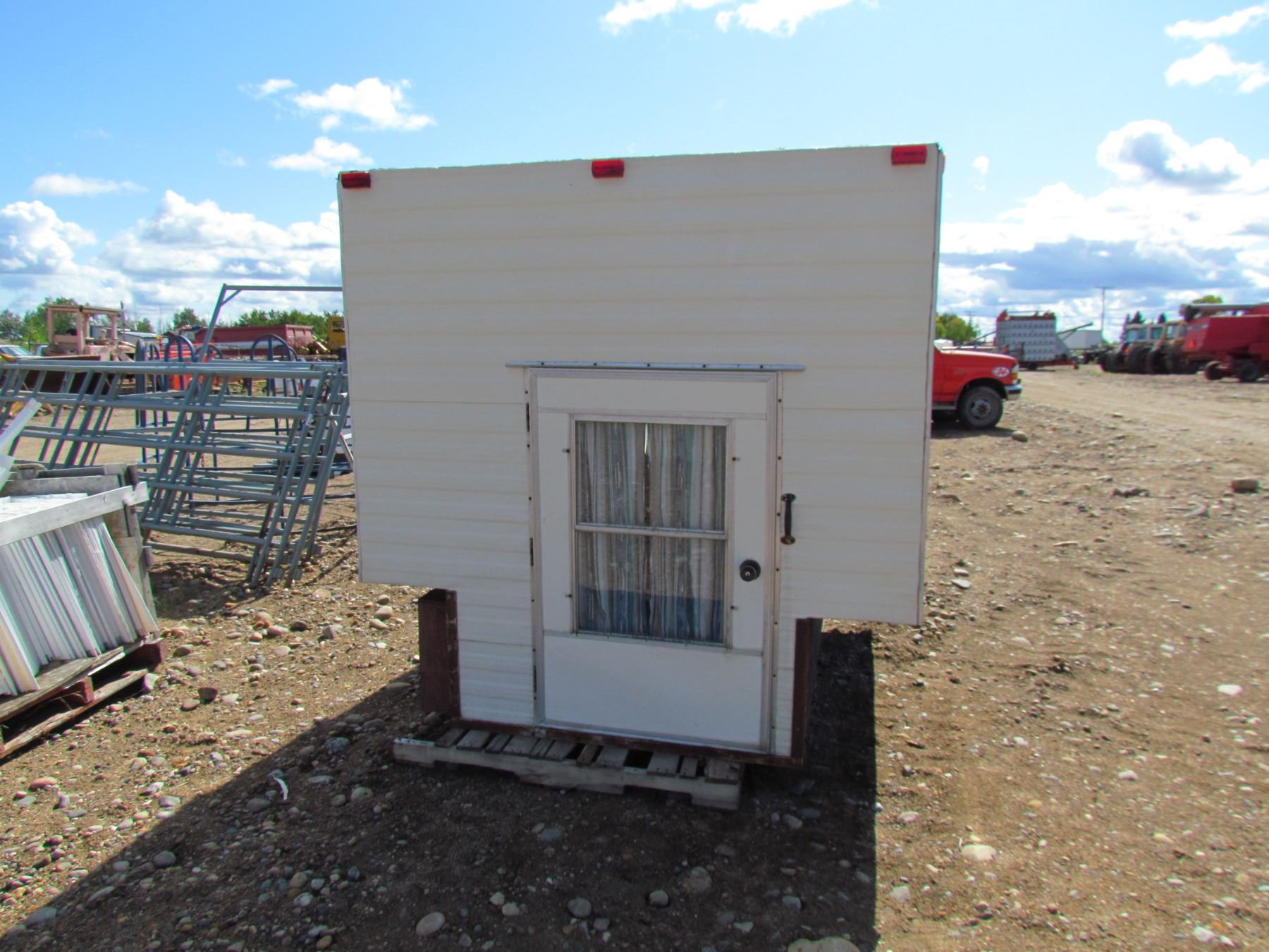 6' truck camper (ice shack)