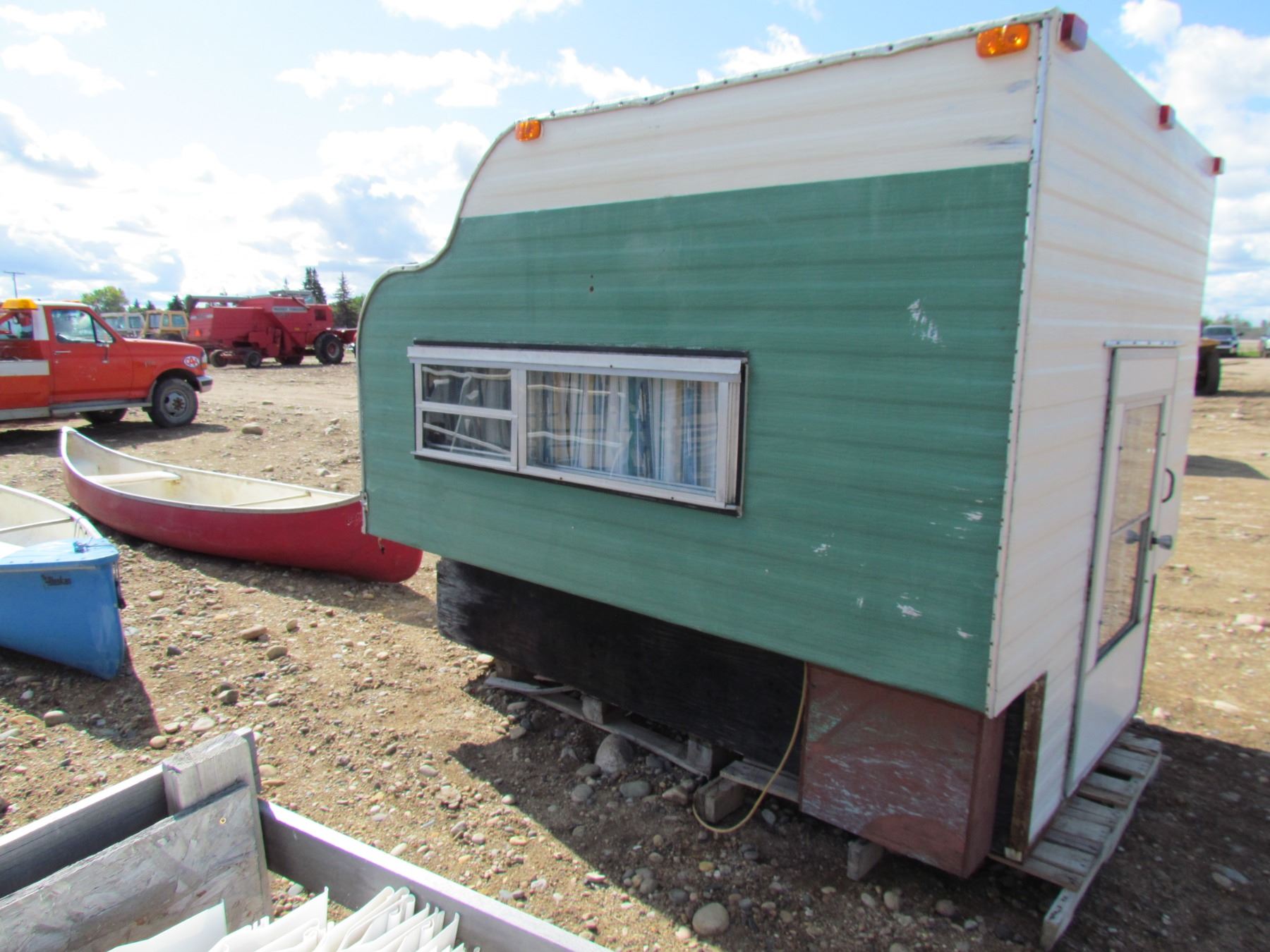 6' truck camper (ice shack)