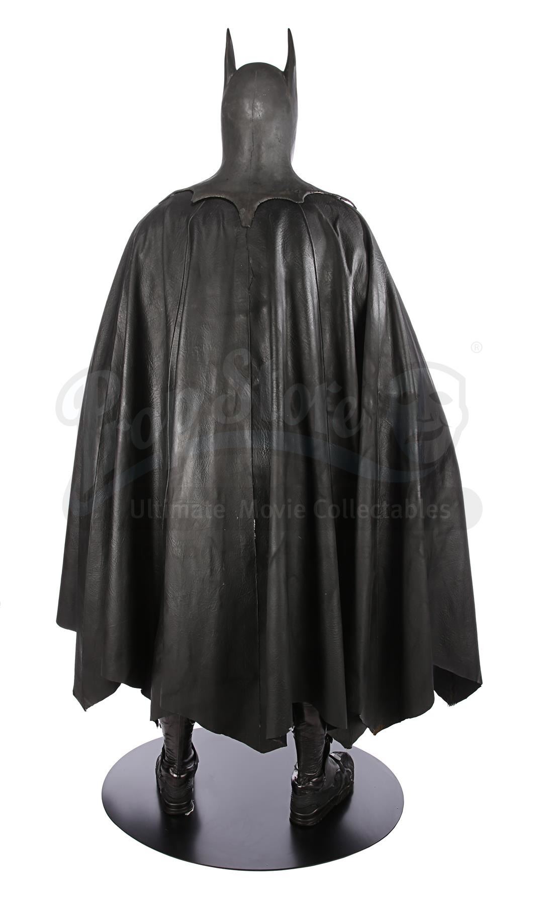 BATMAN (1989) - Batman's (Michael Keaton) Batsuit