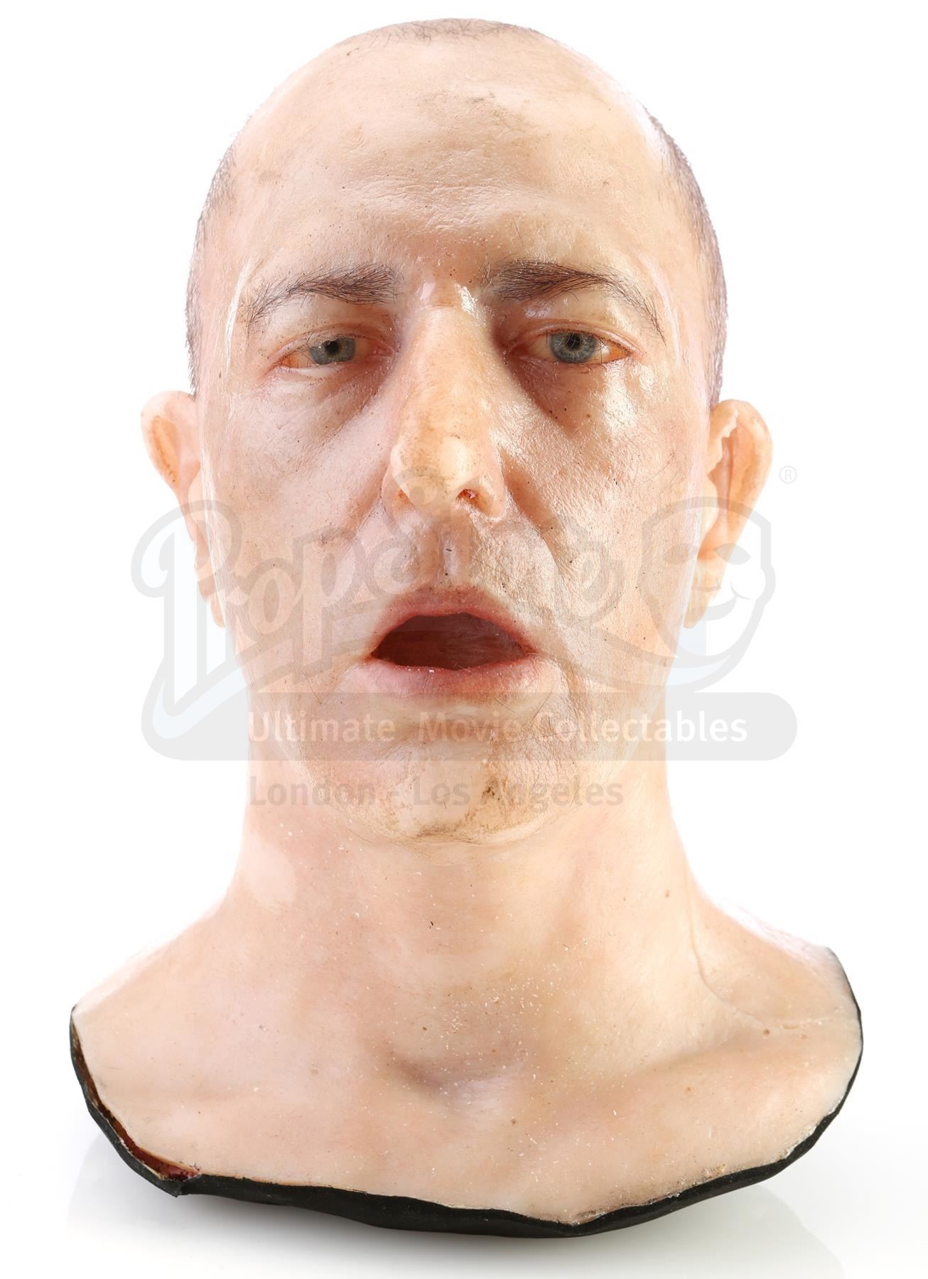 HIGHLANDER: ENDGAME (2000) - Jacob Kell's (Bruce Payne) Beheaded Head