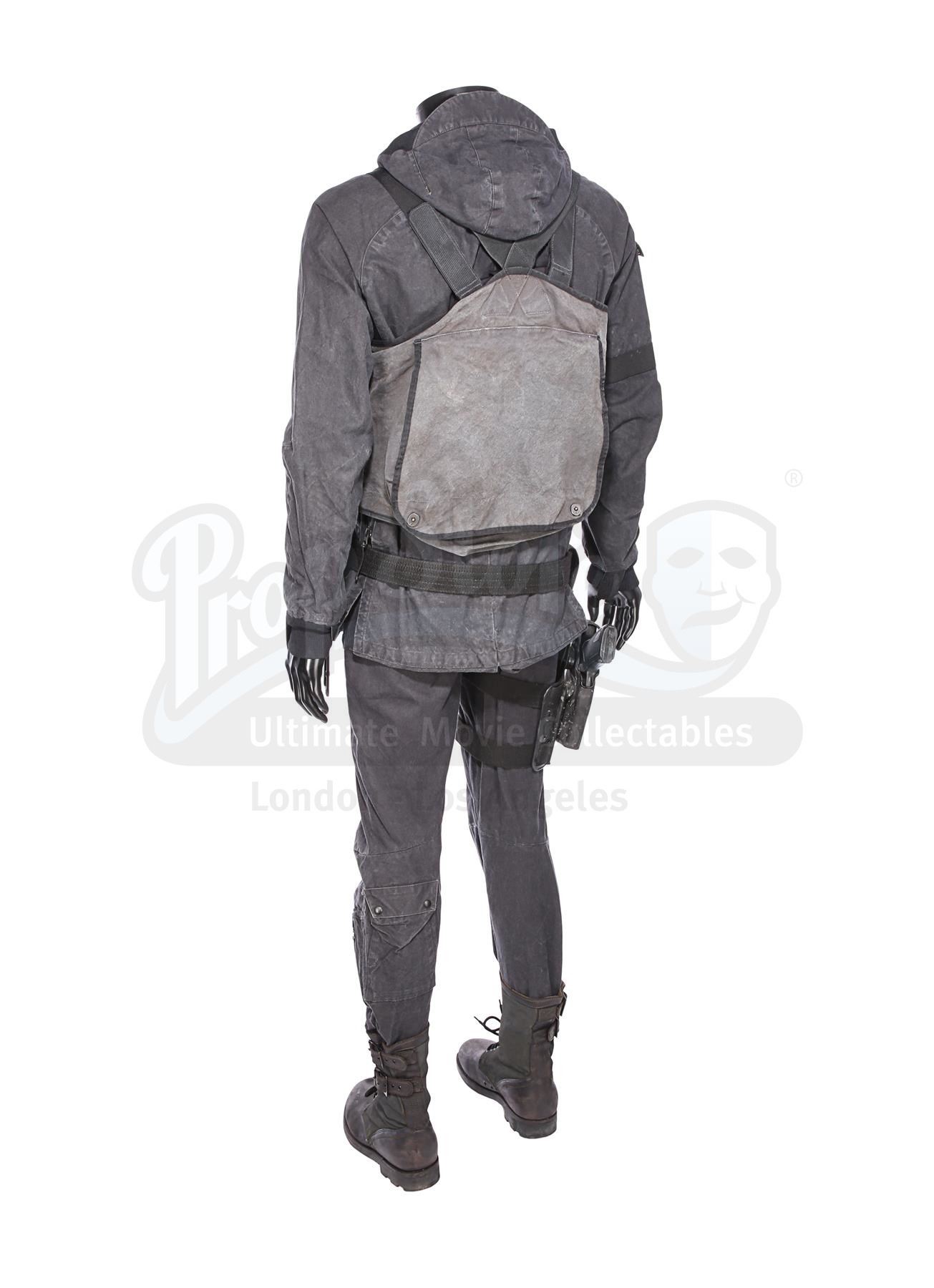 HUNGER GAMES : MOCKINGJAY - PART 2 (2015) - Finnick Odair's (Sam ...