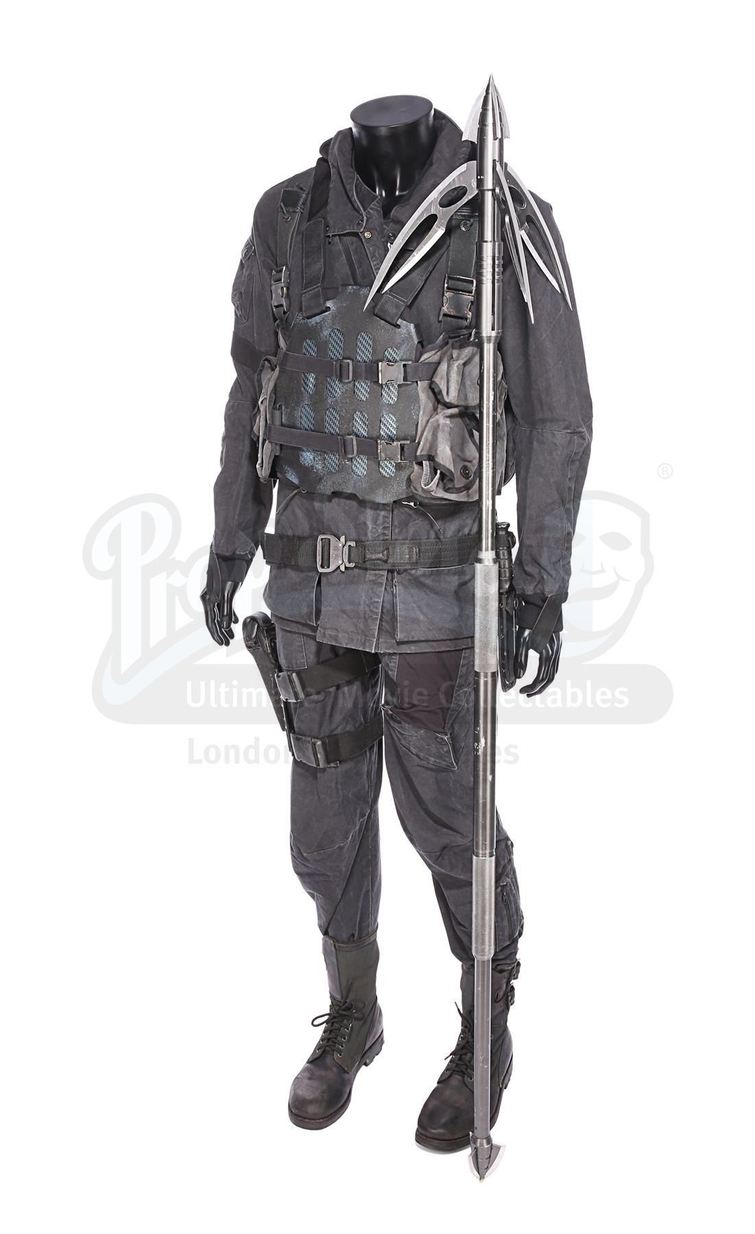 HUNGER GAMES : MOCKINGJAY - PART 2 (2015) - Finnick Odair's (Sam ...