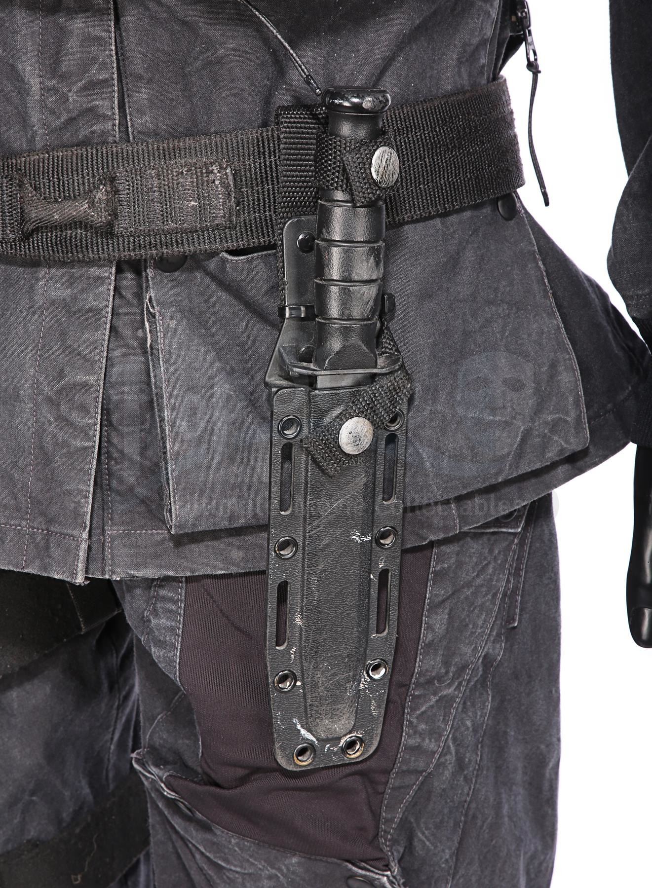 HUNGER GAMES : MOCKINGJAY - PART 2 (2015) - Finnick Odair's (Sam ...