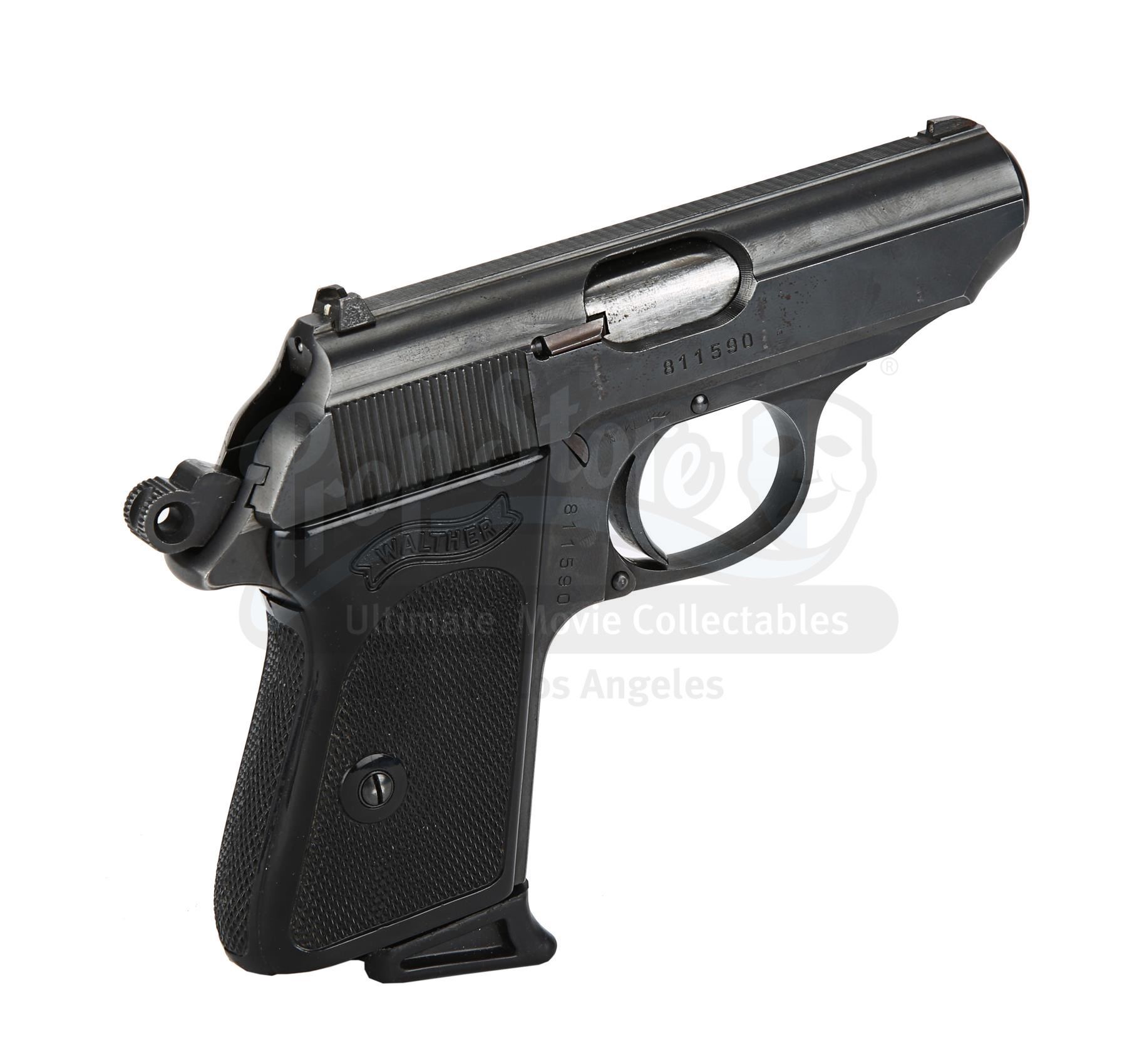 JAMES BOND: GOLDENEYE (1995) - James Bond's (Pierce Brosnan) Hero ...