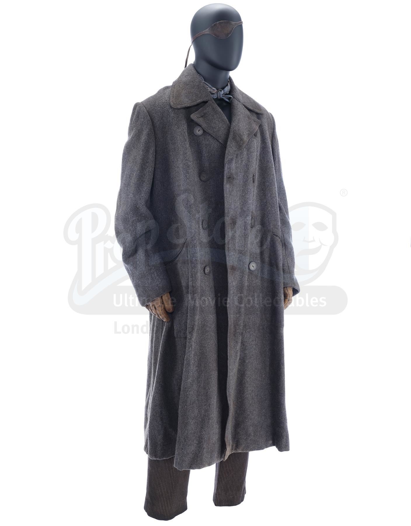 TRUE GRIT (2010) - Rooster Cogburn's Travel Costume